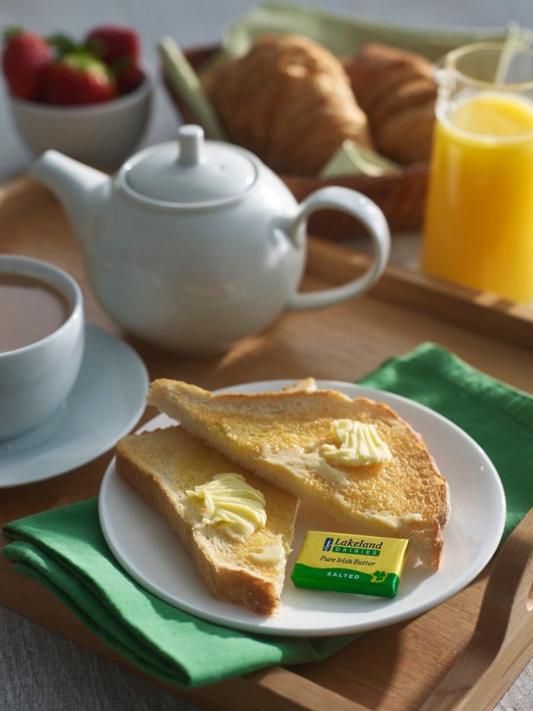 Tea,toast and a spoonful of honey 🤤 ☘️🇮🇪 – Foodaware